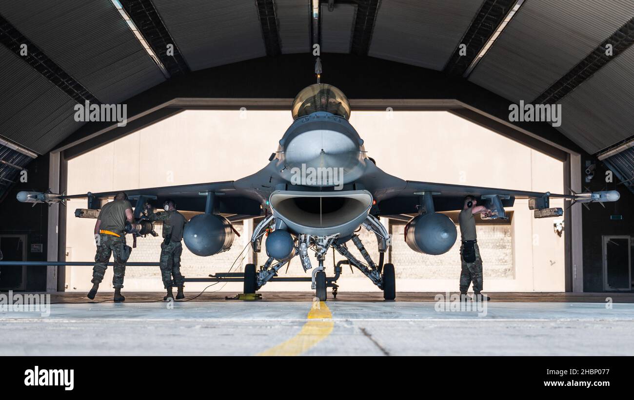 176th expeditionary fighter squadron hi-res stock photography and ...