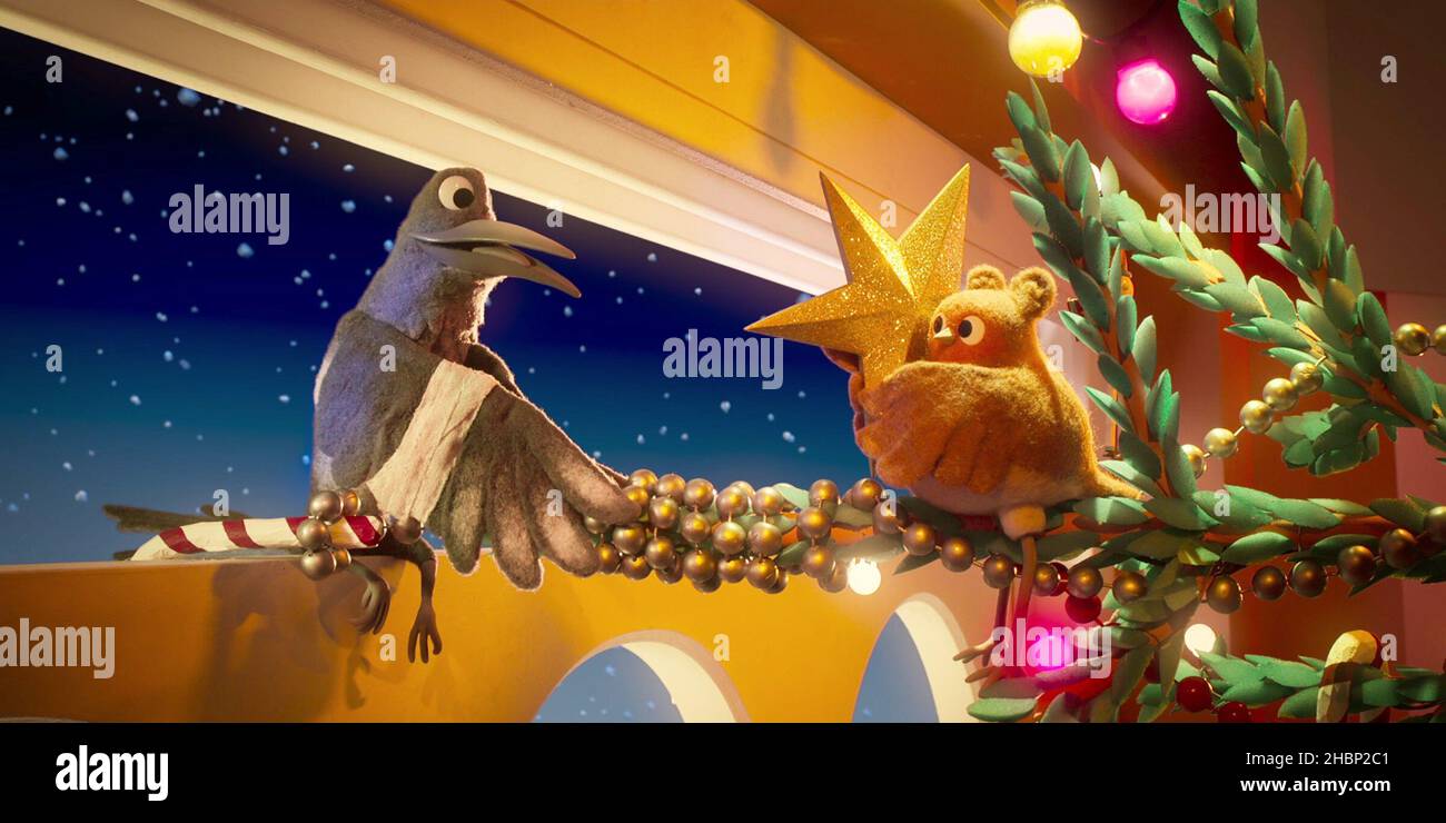 ROBIN ROBIN, from left: Magpie (voice: Richard E. Grant), Robin (voice ...