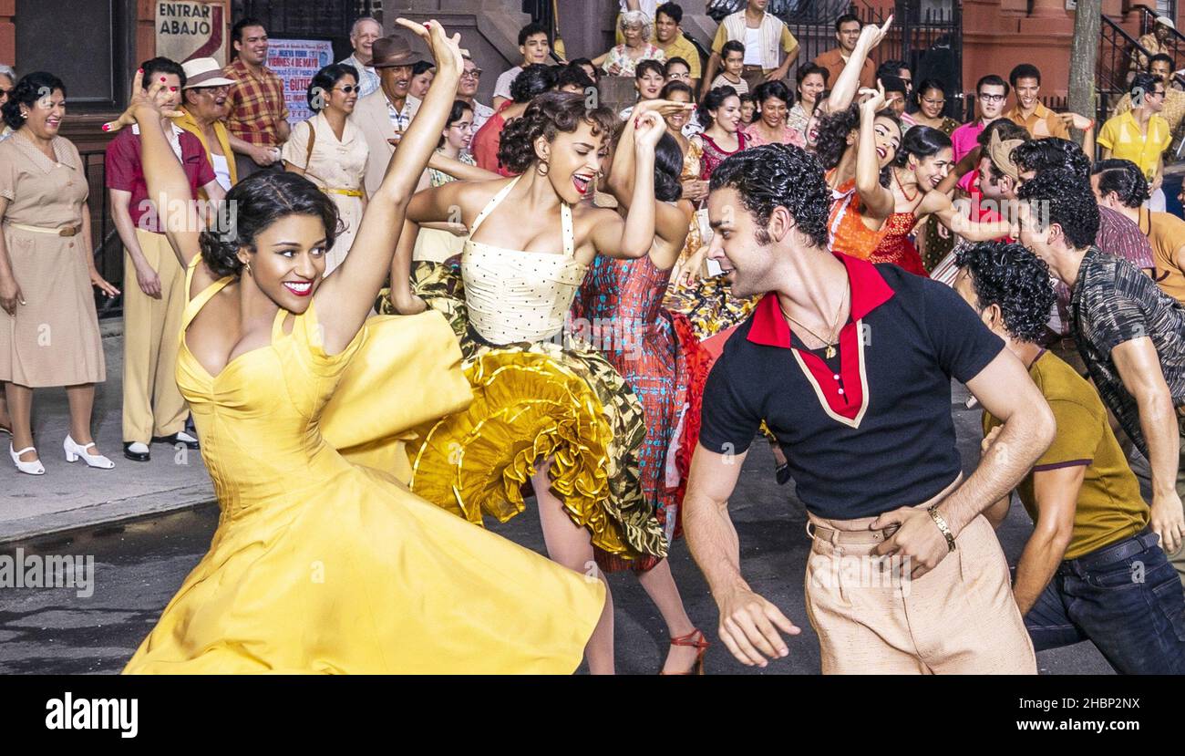 WEST SIDE STORY, from left: Ariana DeBose, David Alvarez, 2021. ph ...