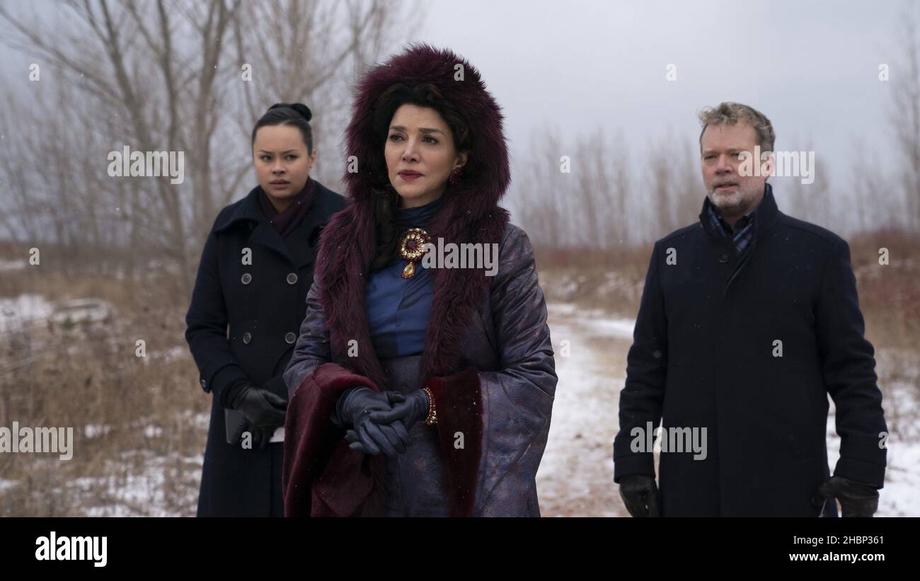 THE EXPANSE, from left: Frankie Adams, Shohreh Aghdashloo, Tim DeKay ...