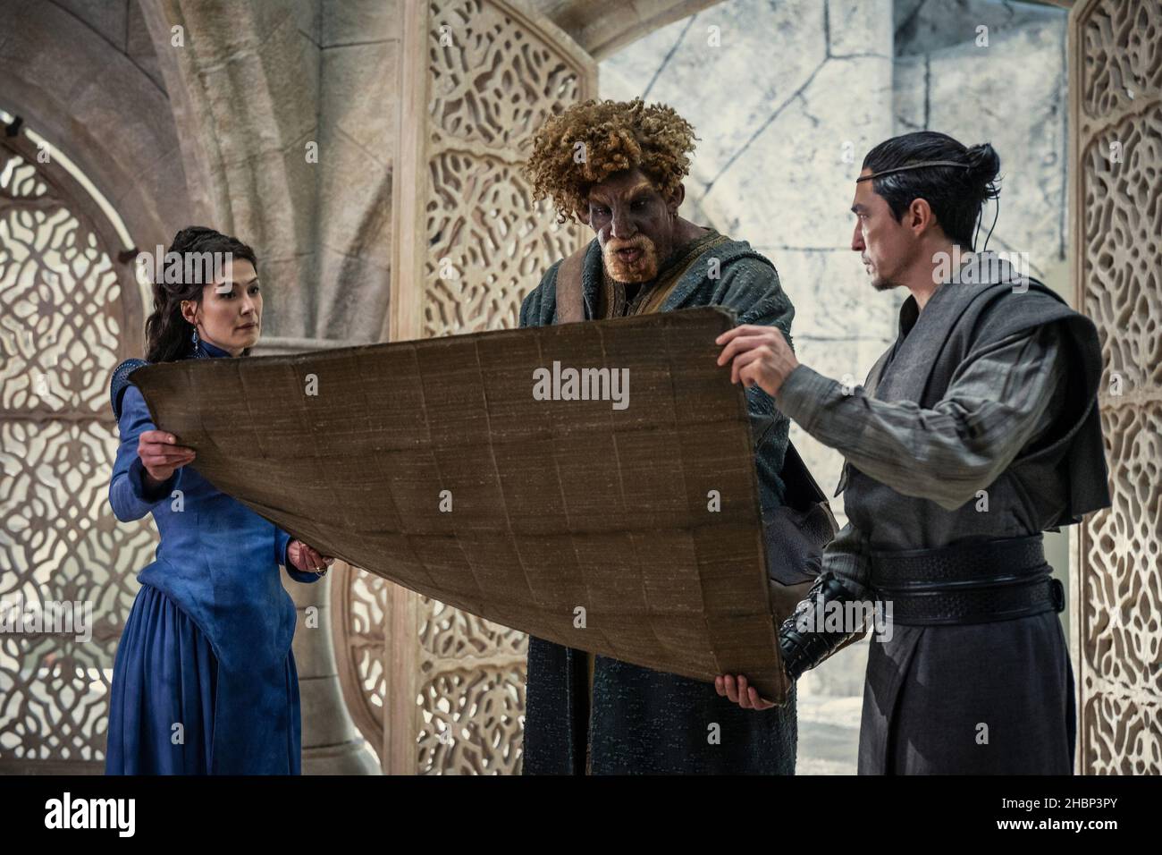 THE WHEEL OF TIME, from left: Rosamund Pike, Hammed Animashaun, Daniel ...