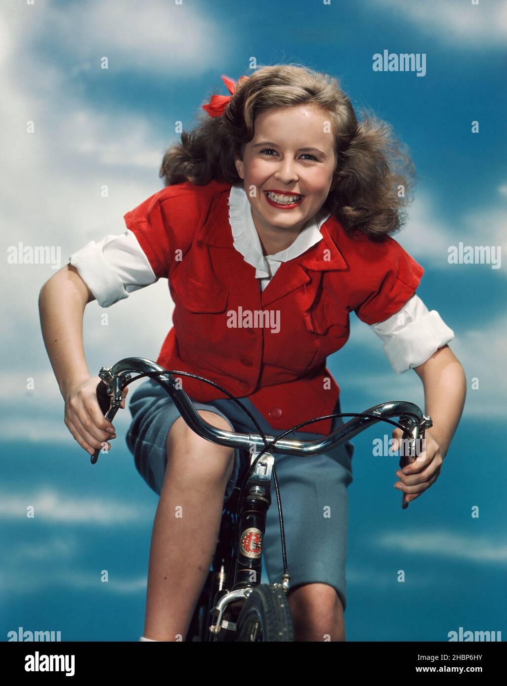 Teen girl with red hair hi-res stock photography and images - Alamy