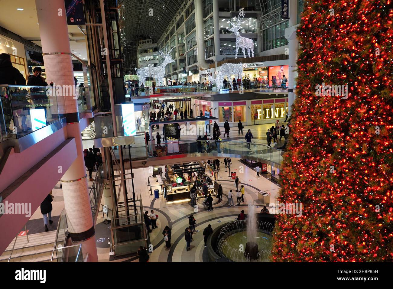 Mall level hi-res stock photography and images - Alamy