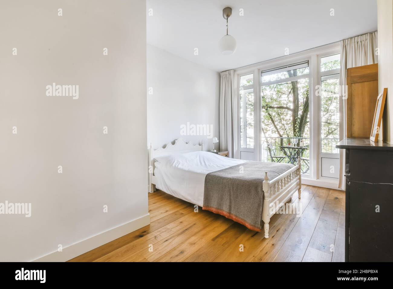 Fluffy bed hi-res stock photography and images - Alamy