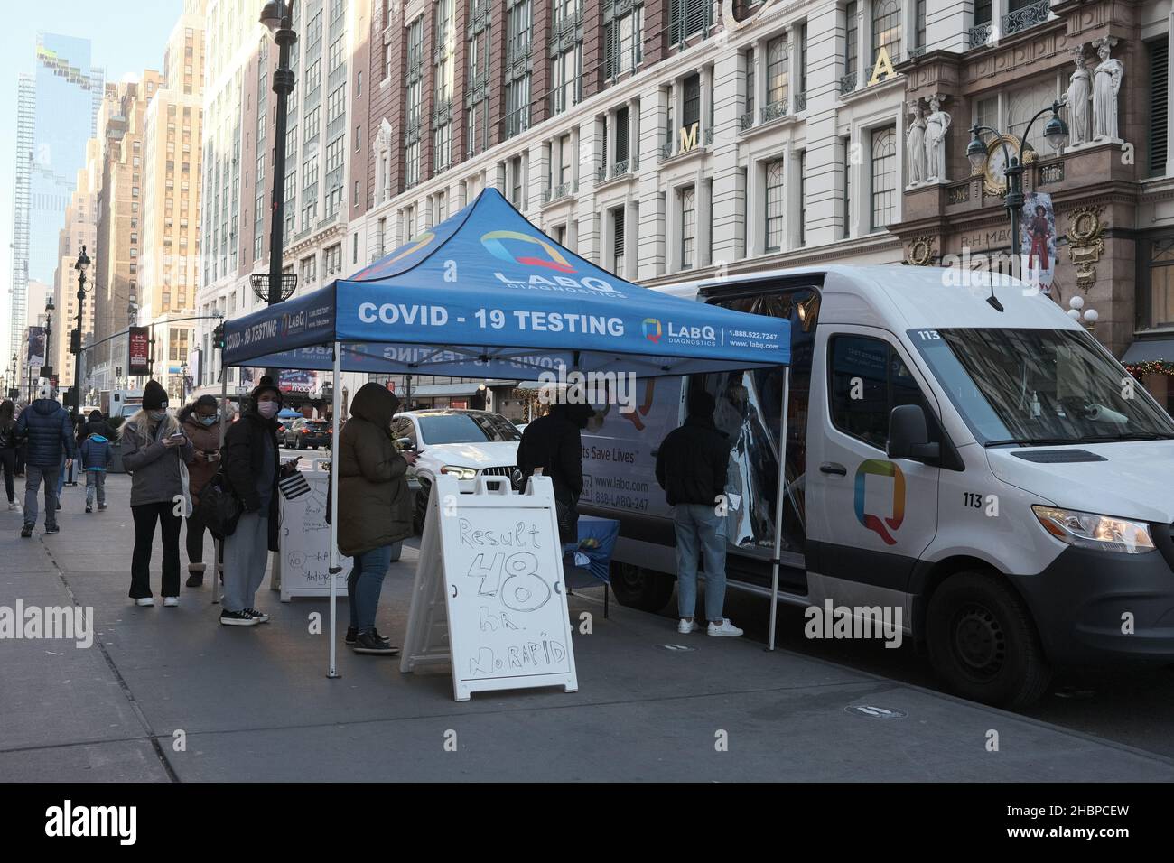Nyc covid testing hi-res stock photography and images - Alamy
