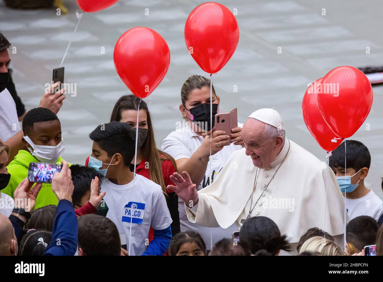 Pope Francis greets and blesses the children assisted by Santa Marta ...