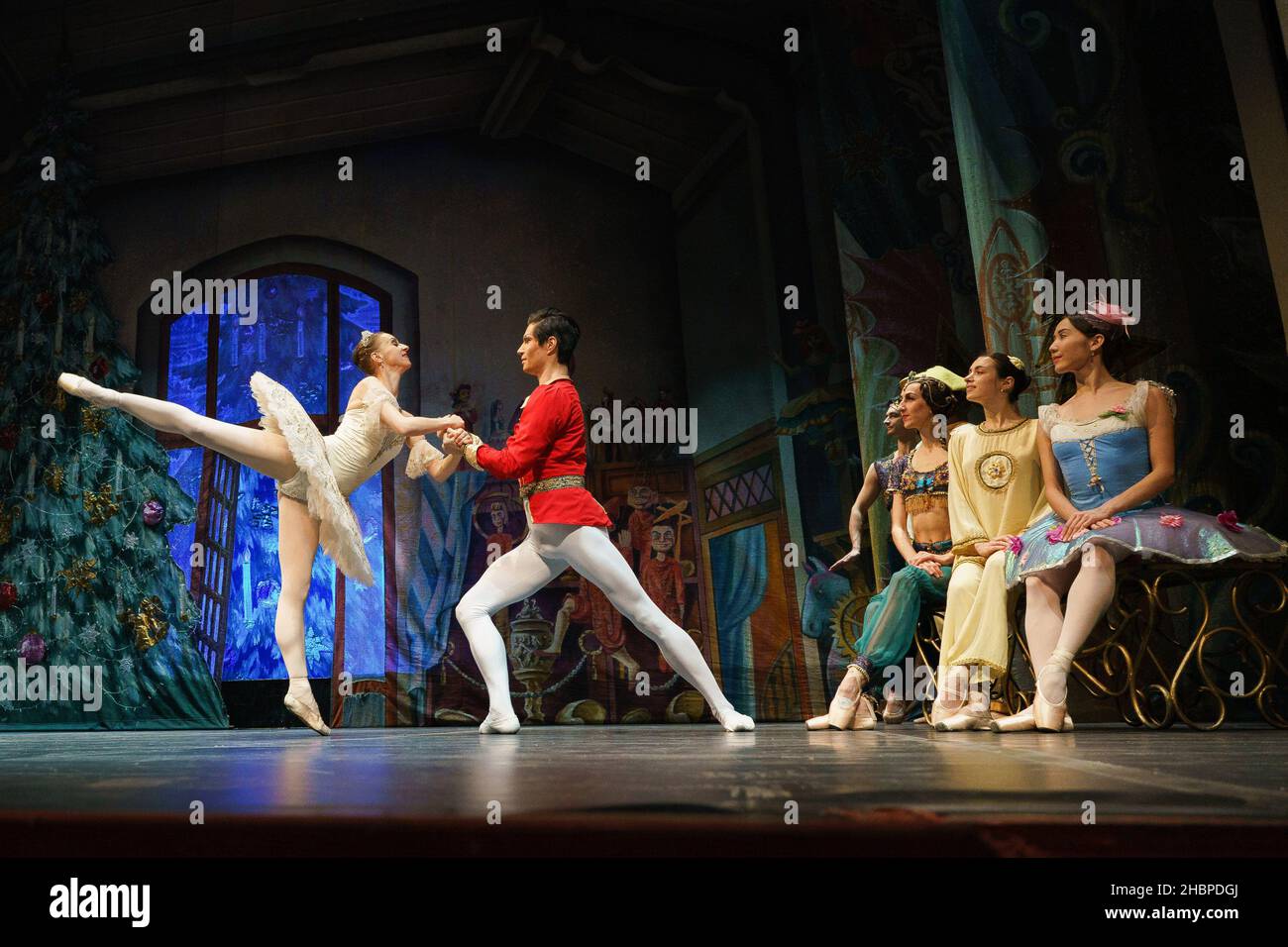 Dancers of the Russian National Ballet perform at The Nutcracker (El ...