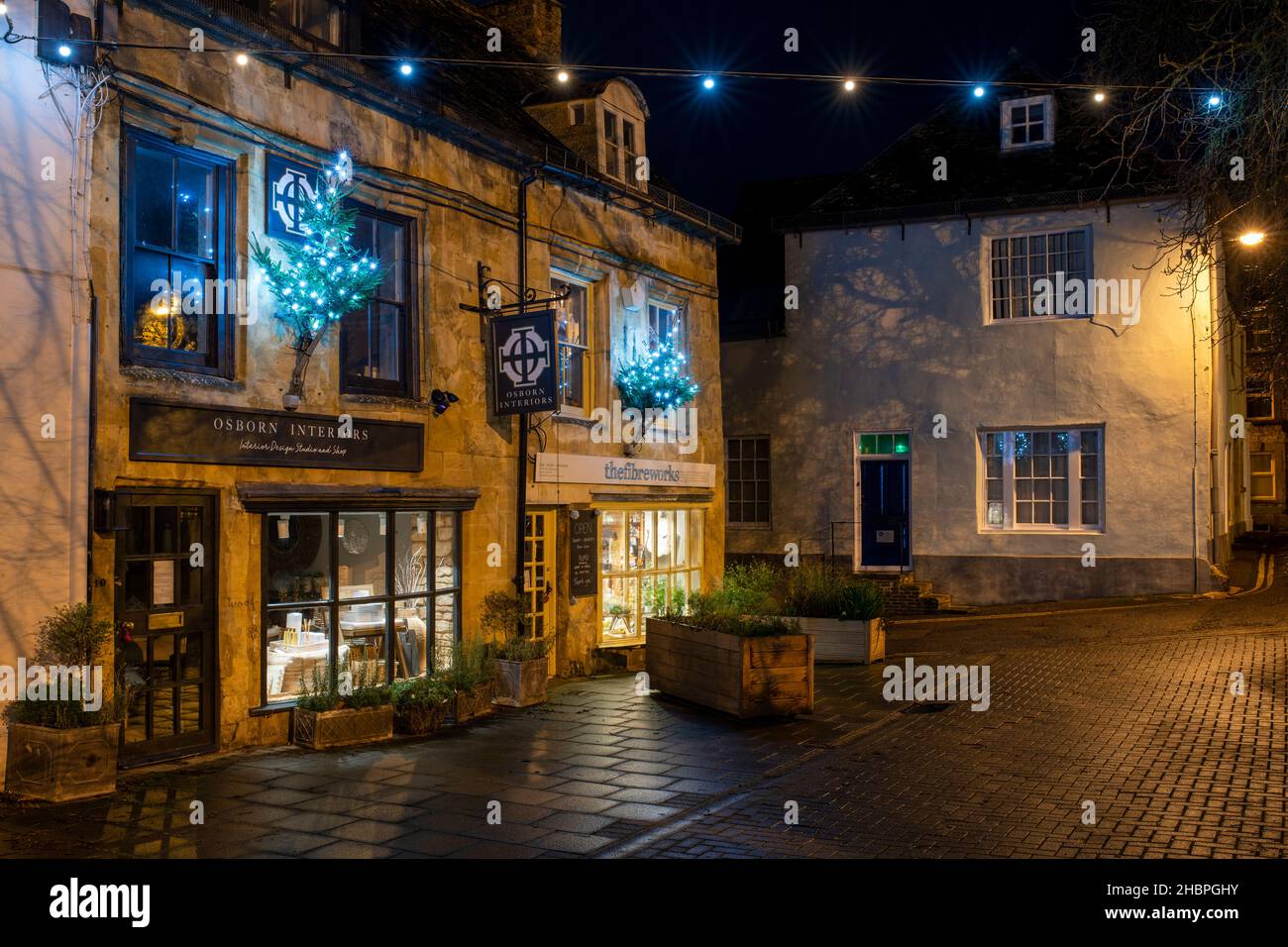 Row shops england hi-res stock photography and images - Alamy