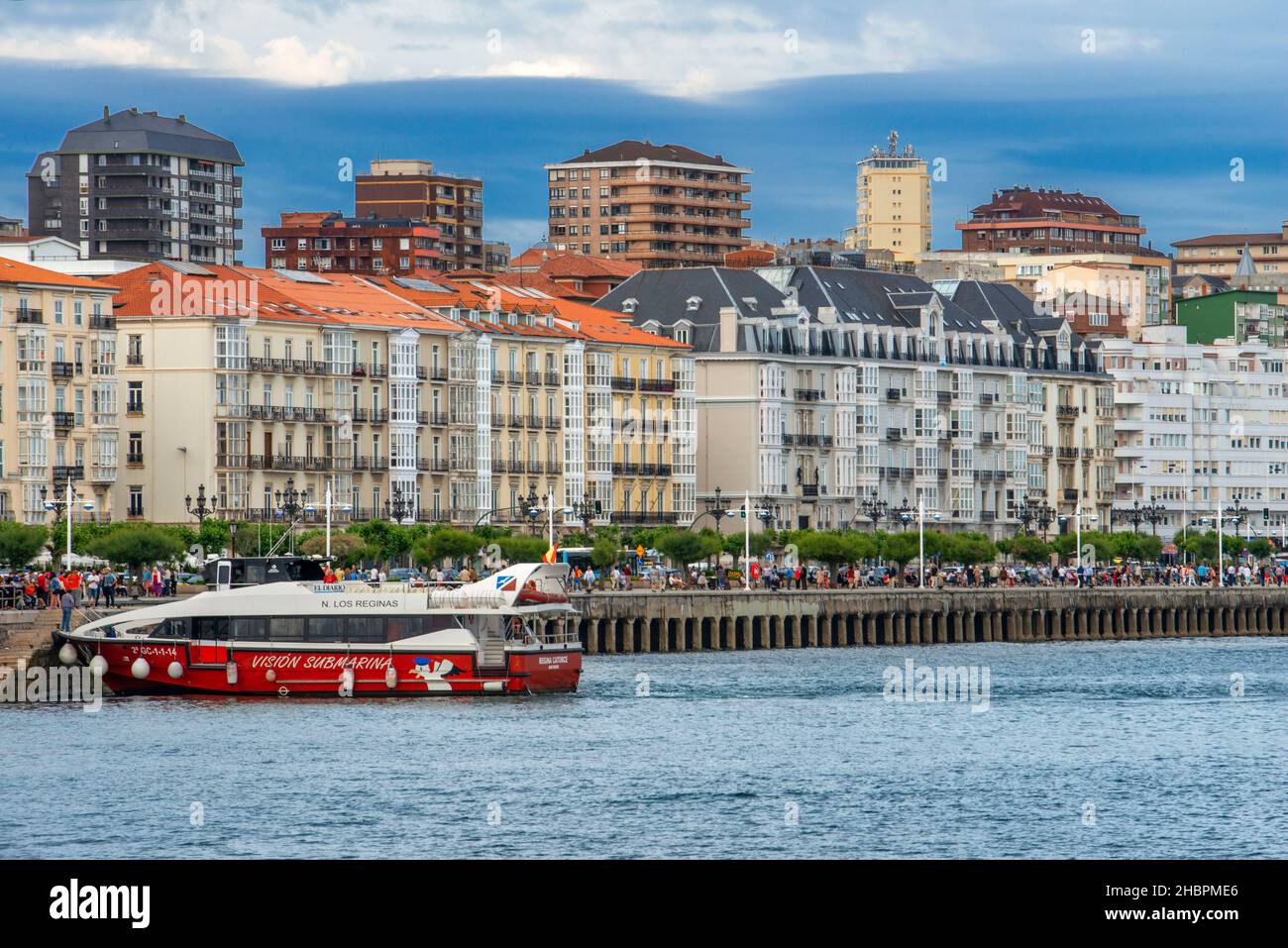 Santander harbour hi-res stock photography and images - Alamy