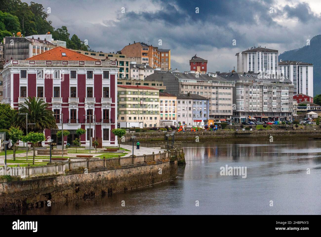 Viveiro harbour hi-res stock photography and images - Alamy
