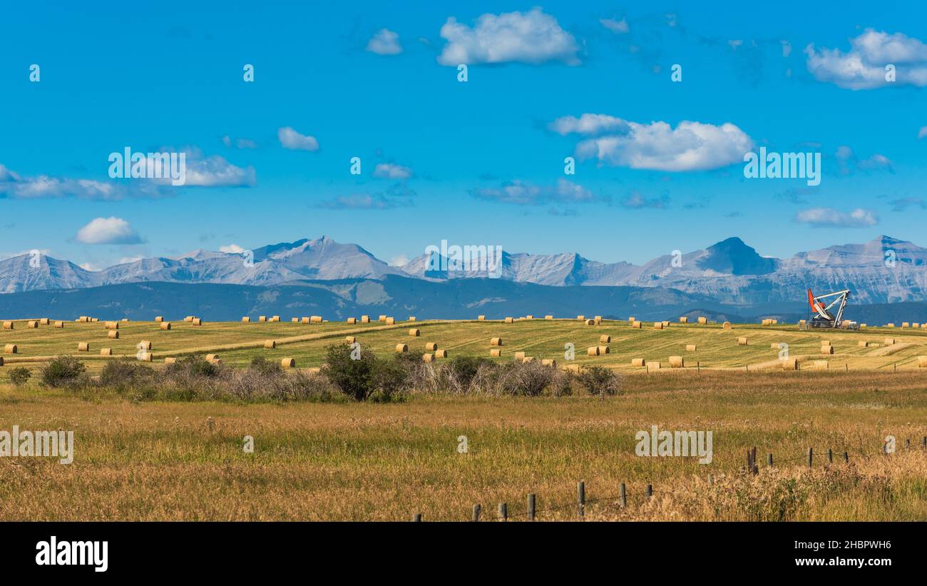 Prairie views in the foothills of Alberta Canada in the summertime ...
