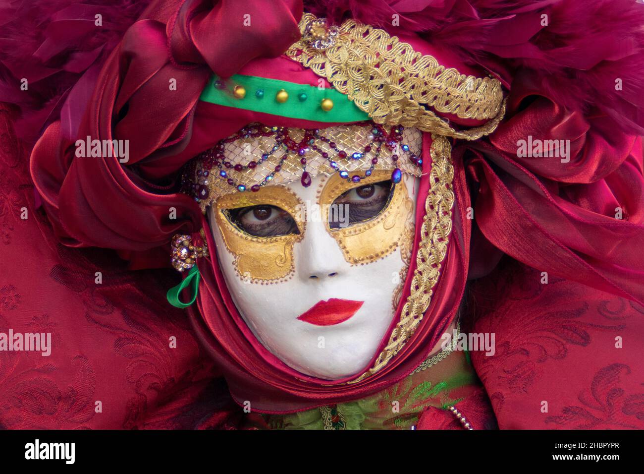 Masked woman hi-res stock photography and images - Alamy