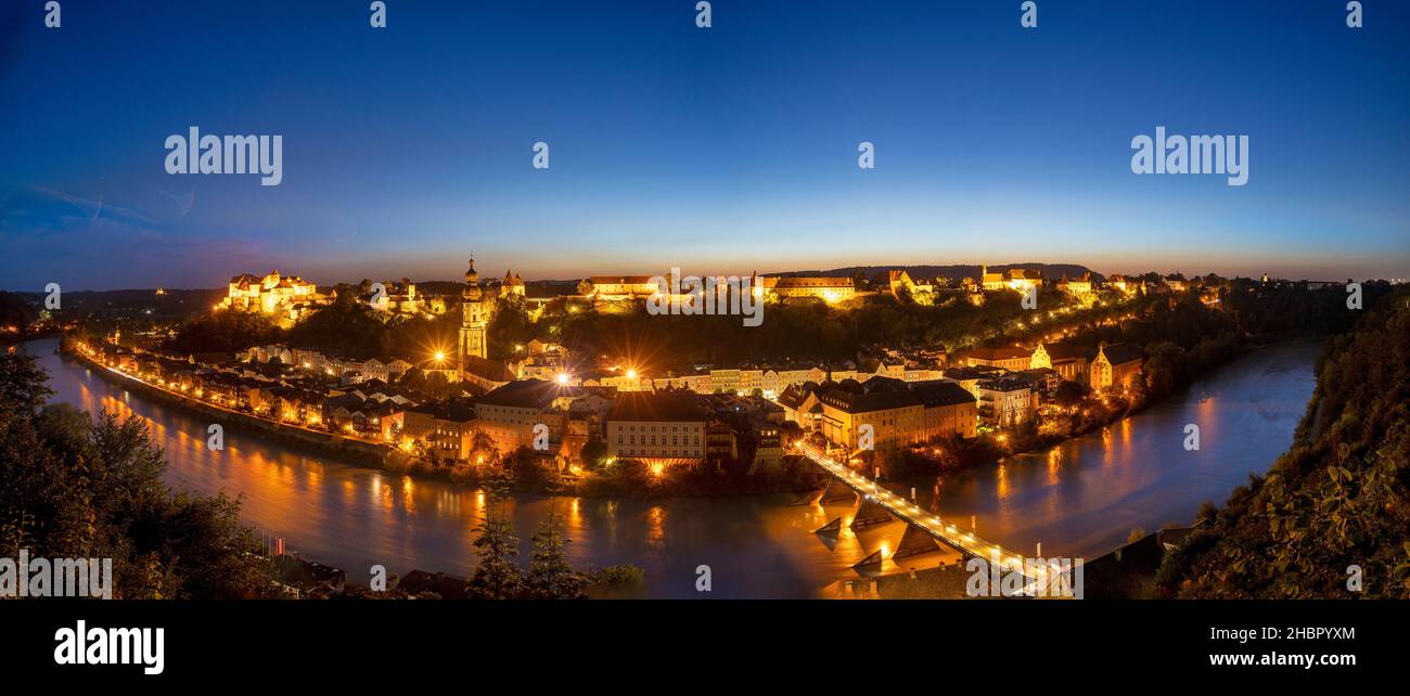 Burghausen castle bavaria night hi-res stock photography and images - Alamy