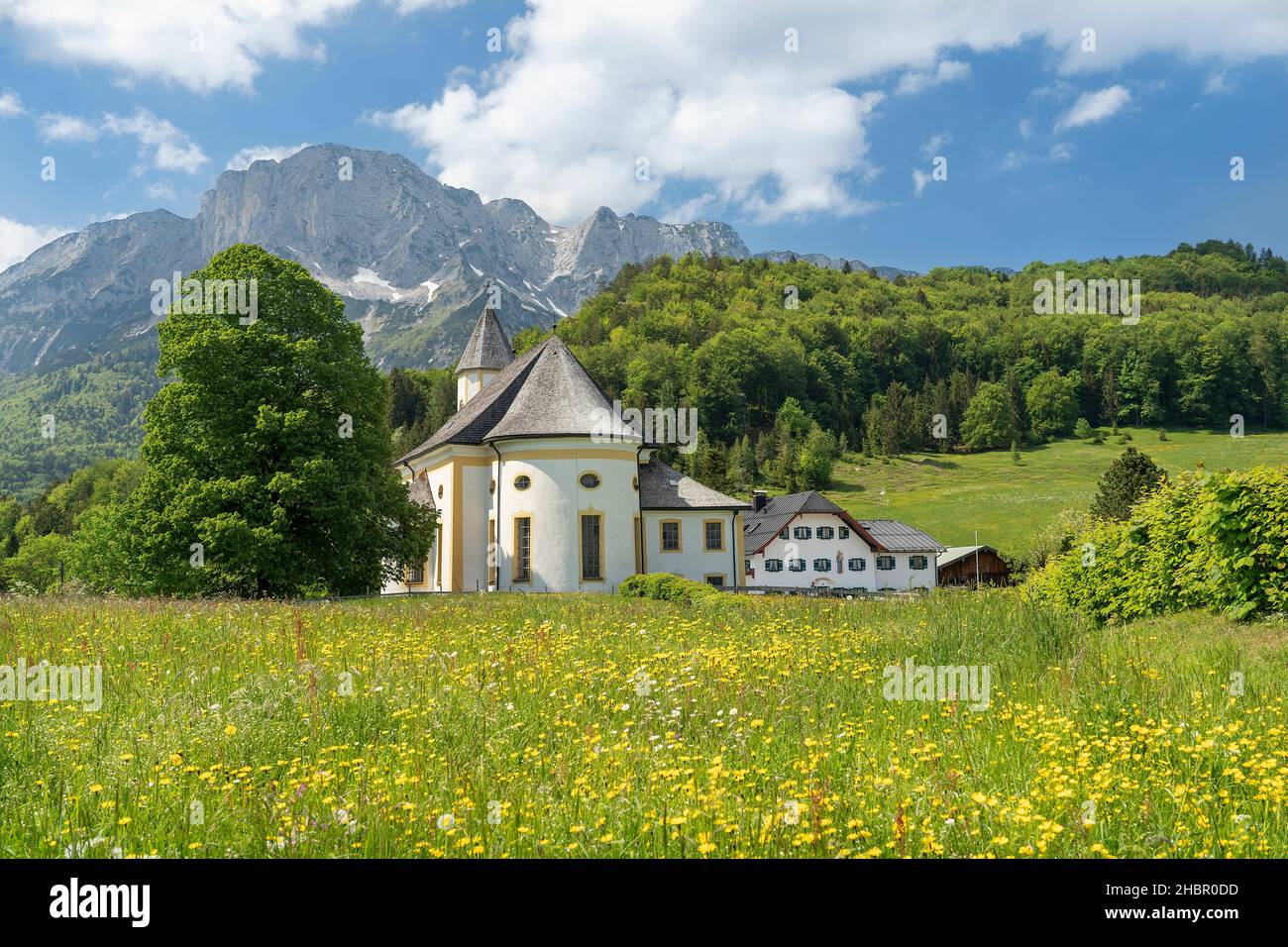 die Marienwallfahrtskirche Maria Heimsuchung in Ettenberg mit dem ...