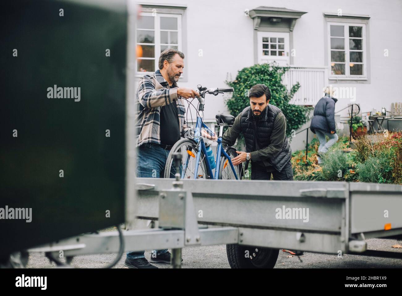 Loading cycle hi-res stock photography and images - Alamy