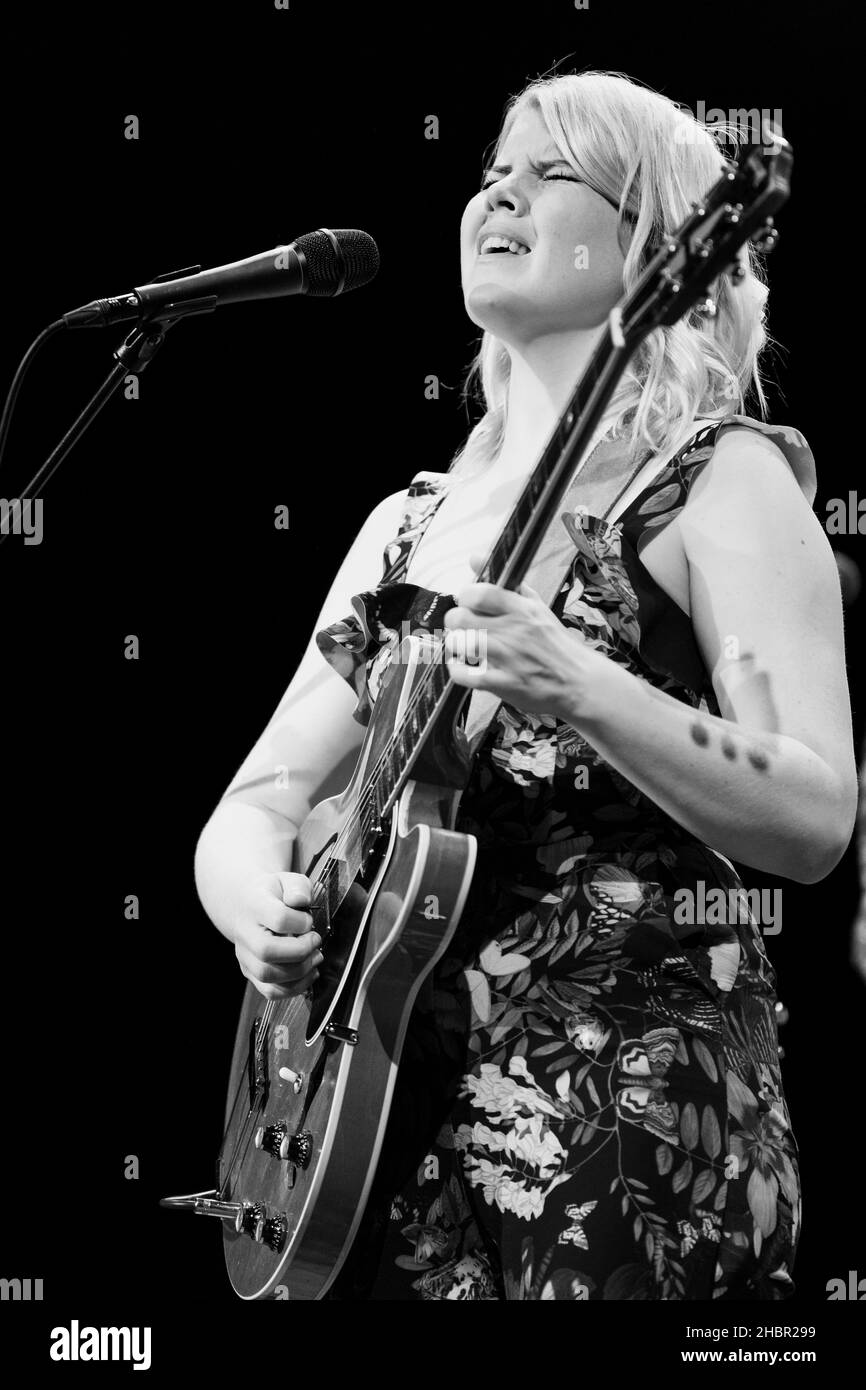Lilja band hi-res stock photography and images - Alamy