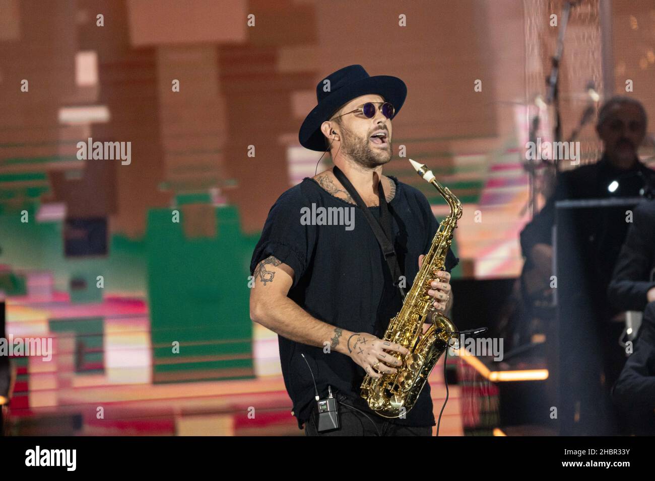 Jimmy sax on stage hi-res stock photography and images - Alamy