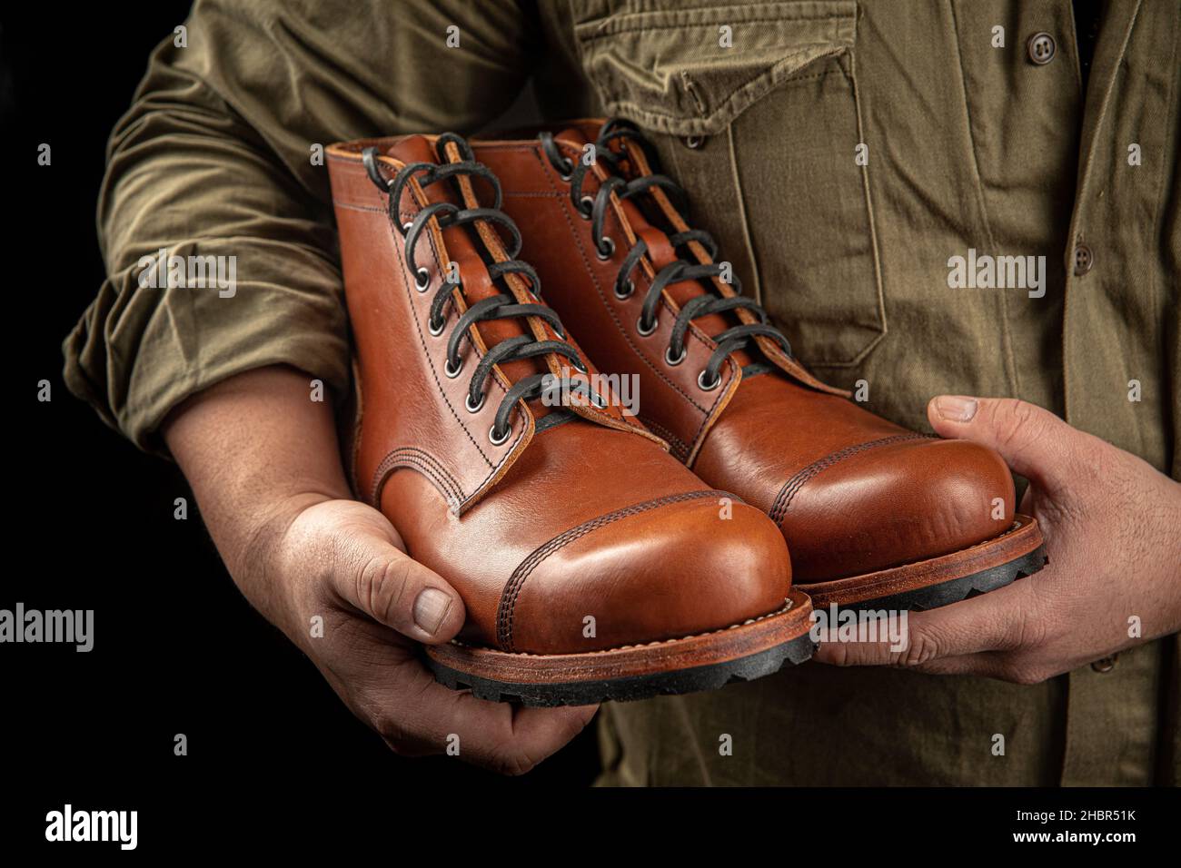 Cobbler shoes hi-res stock photography and images - Alamy