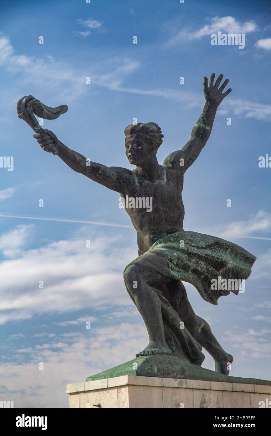 Freedom statue hi-res stock photography and images - Alamy