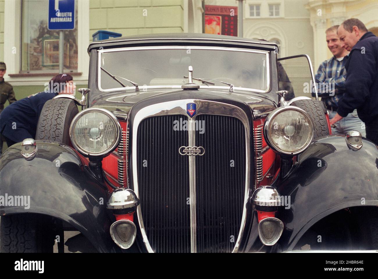 Audi front 225 hi-res stock photography and images - Alamy