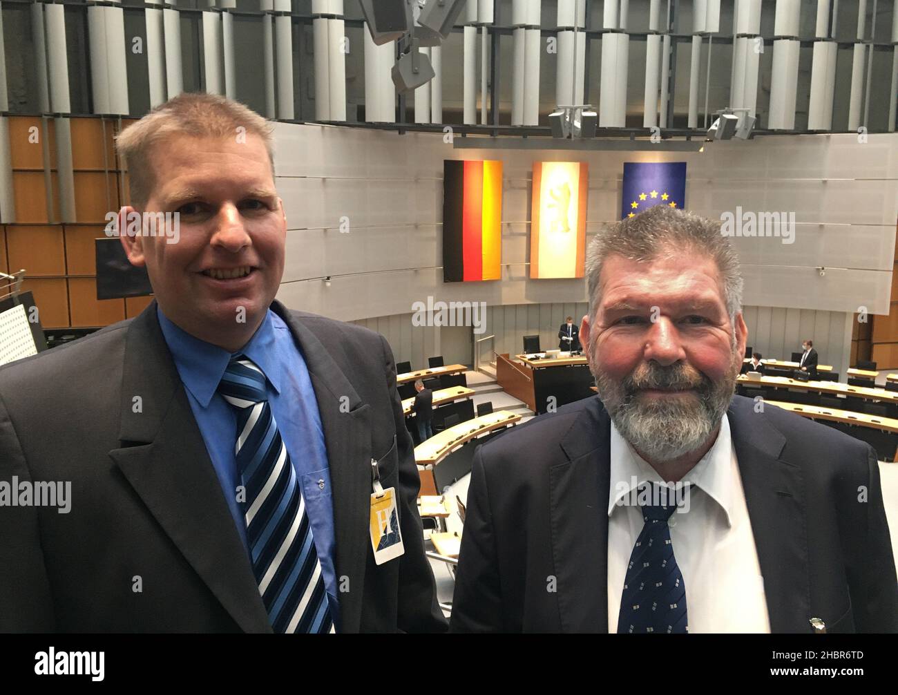 Berlin, Germany. 21st Dec, 2021. Wolfram (l), and Wolfgang Süllke ...