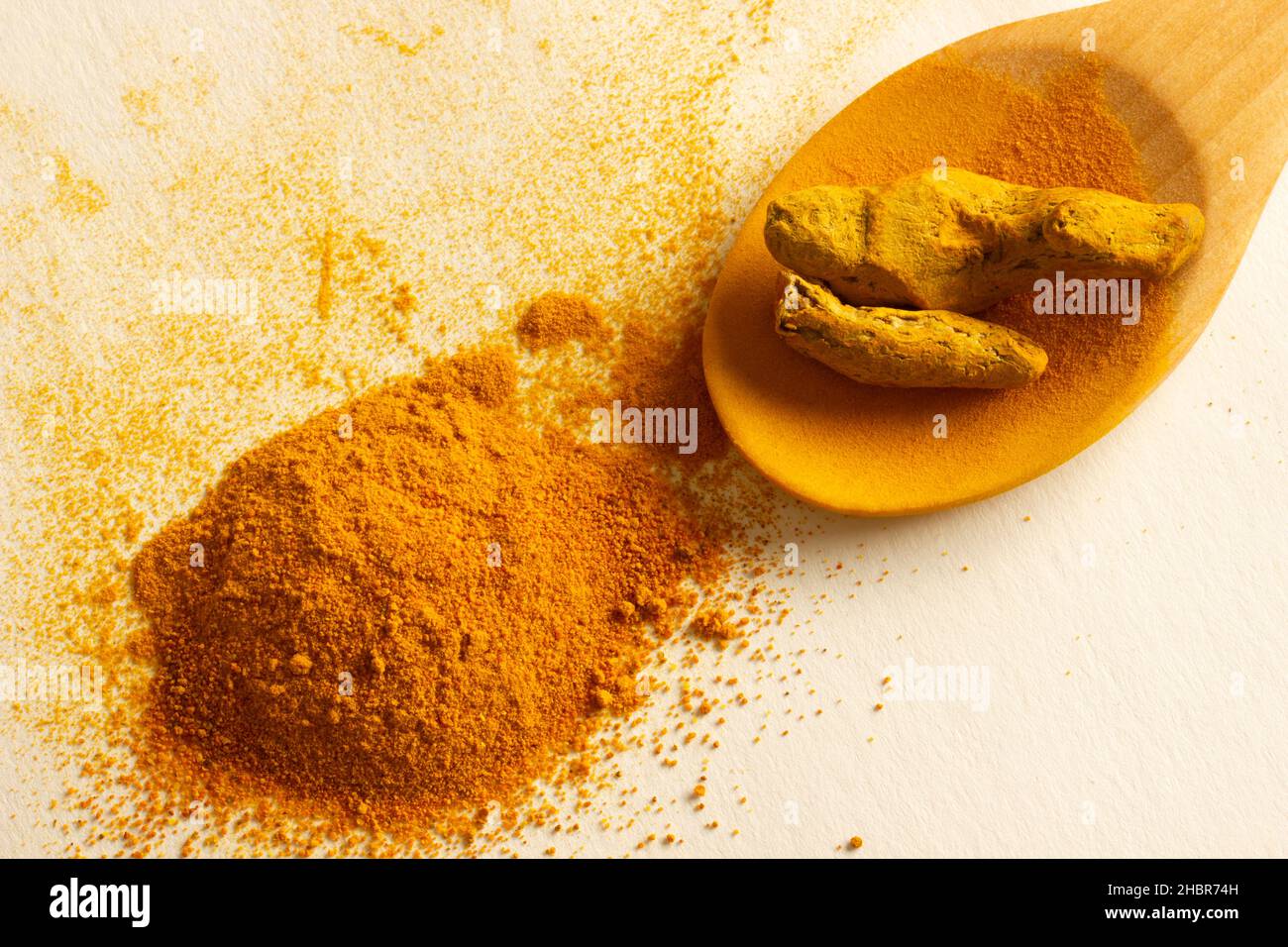 Turmeric stick and powder. Complementary medicine Stock Photo - Alamy