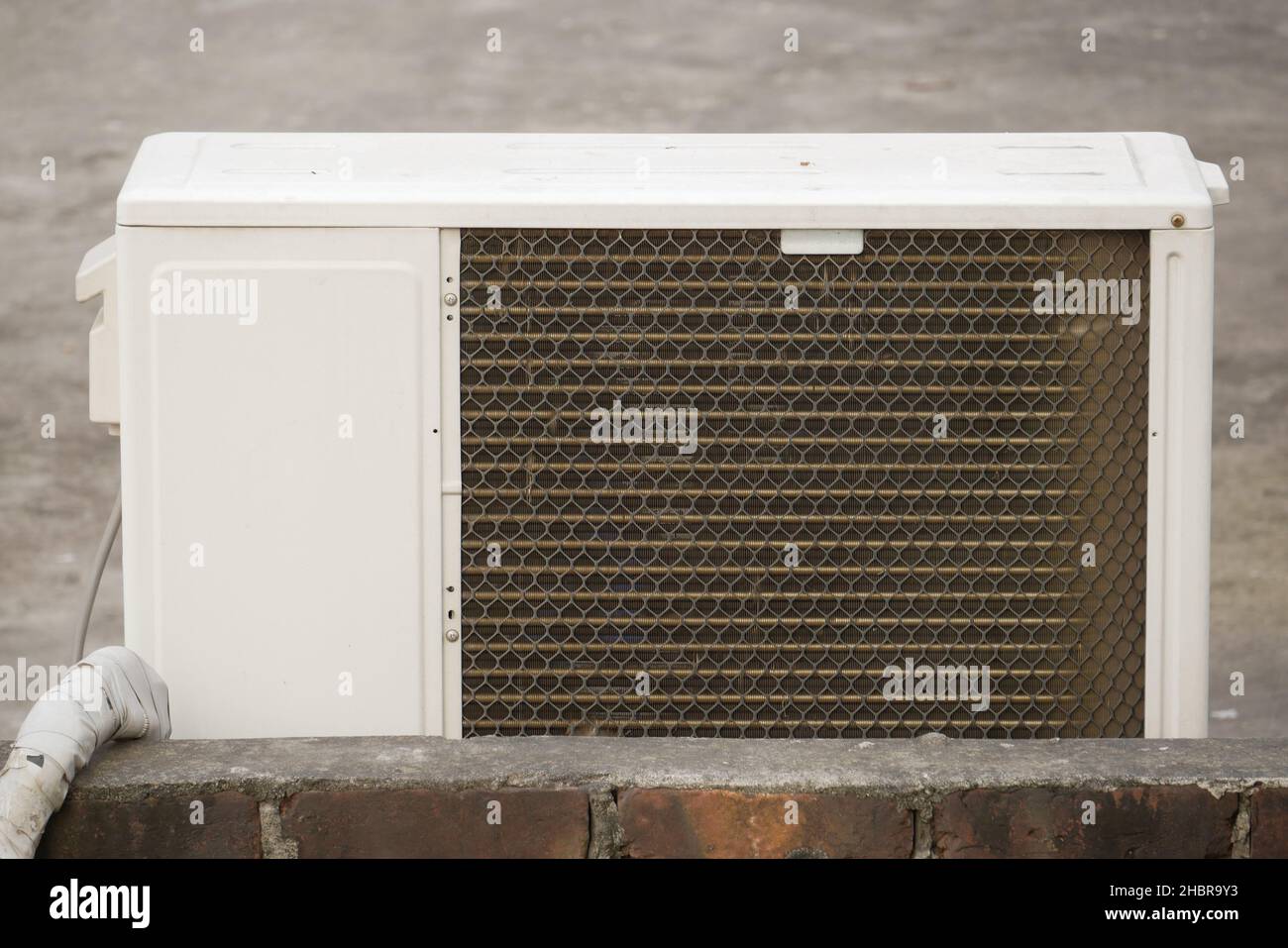 Room ceiling air conditioner hi-res stock photography and images - Alamy