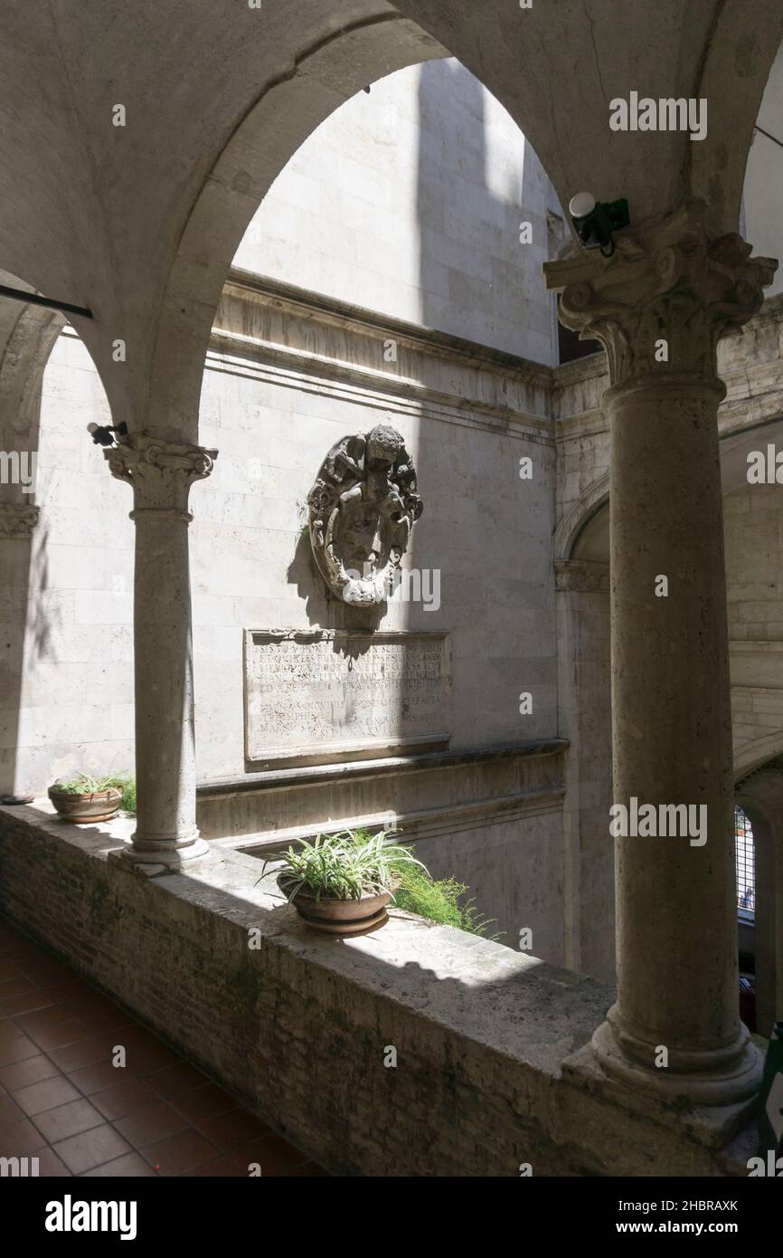 Palazzo dei Capitani courtyard, Ascoli Piceno, Marche, Italy, Europe ...