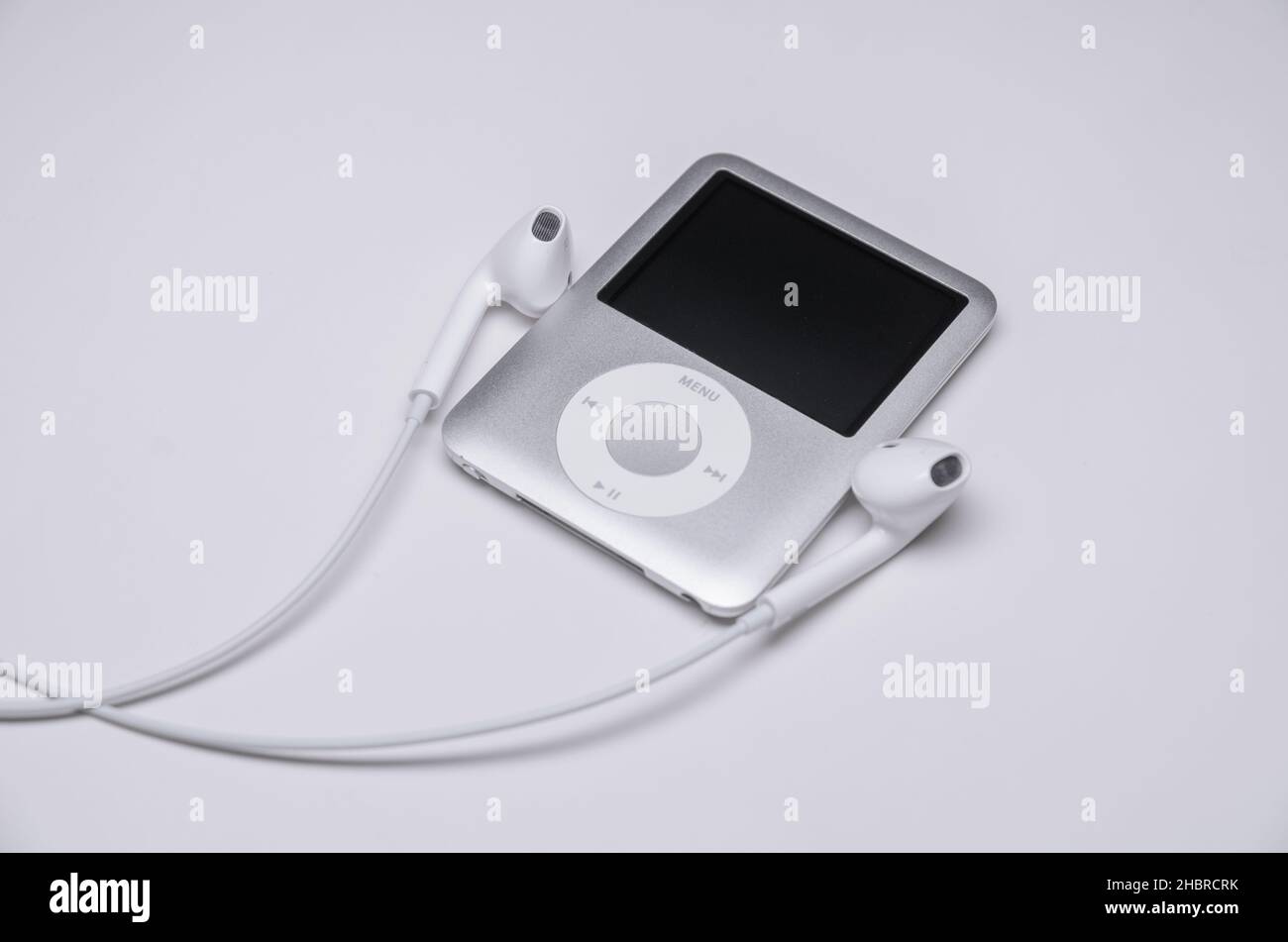 Silver ipod classic hi-res stock photography and images - Alamy