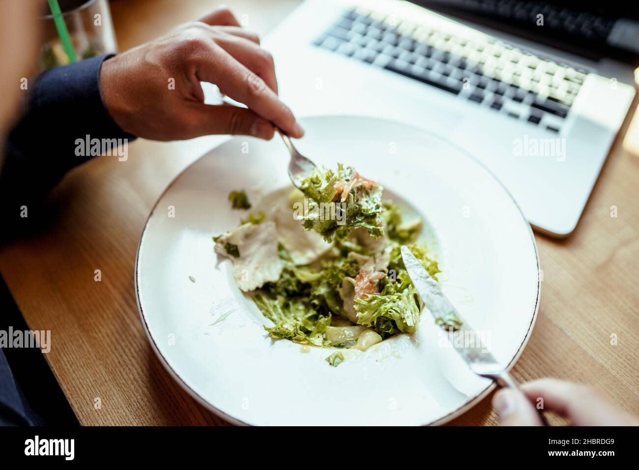 Man in suit close up commuter hi-res stock photography and images - Alamy