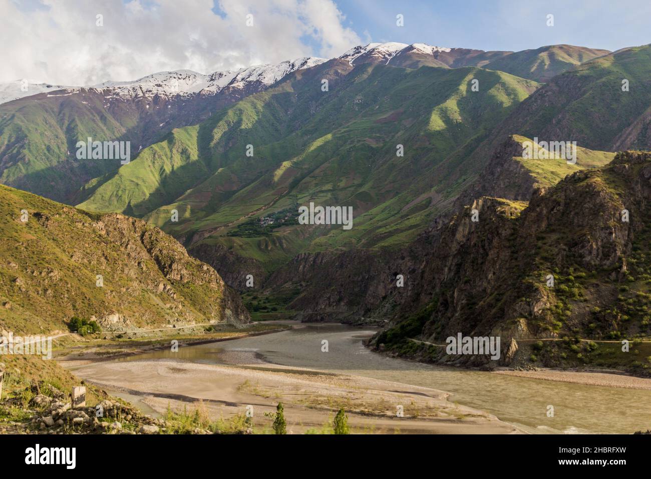 River panj tajikistan afghanistan hi-res stock photography and images ...
