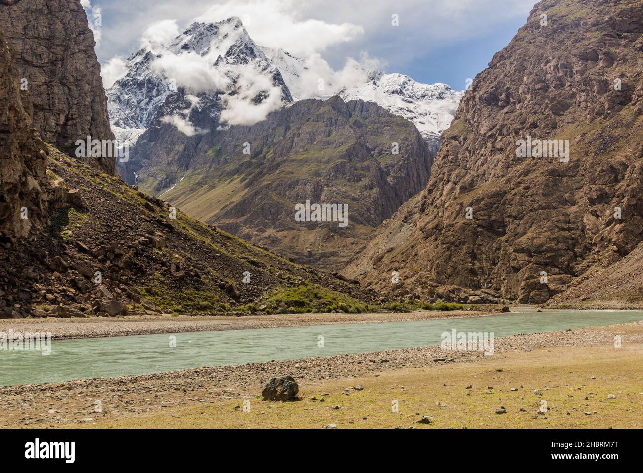 Pass in the pamir mountains hi-res stock photography and images - Alamy