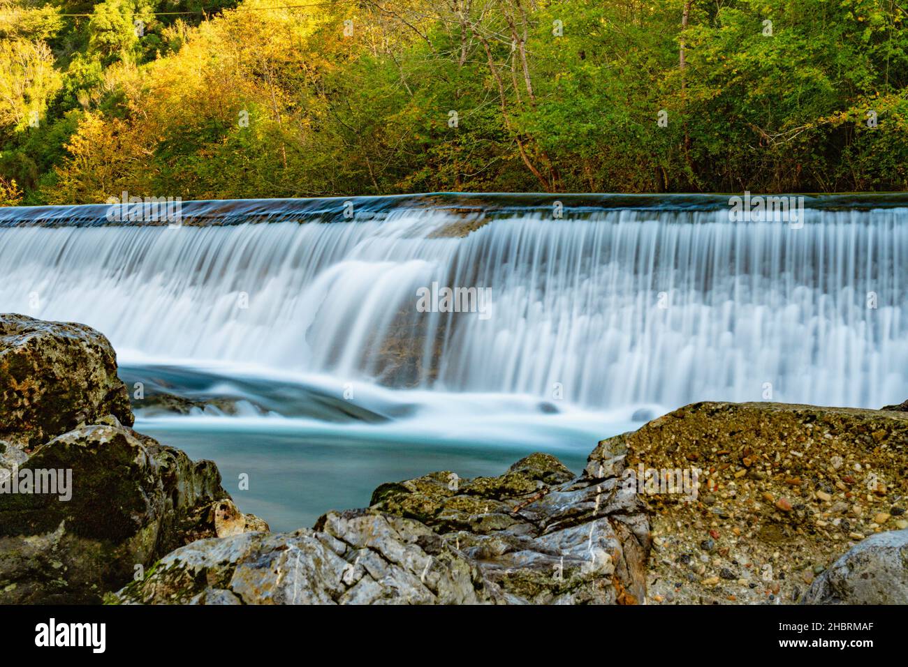 Salmon dam on the Sella river in Cangas de Onis Stock Photo - Alamy