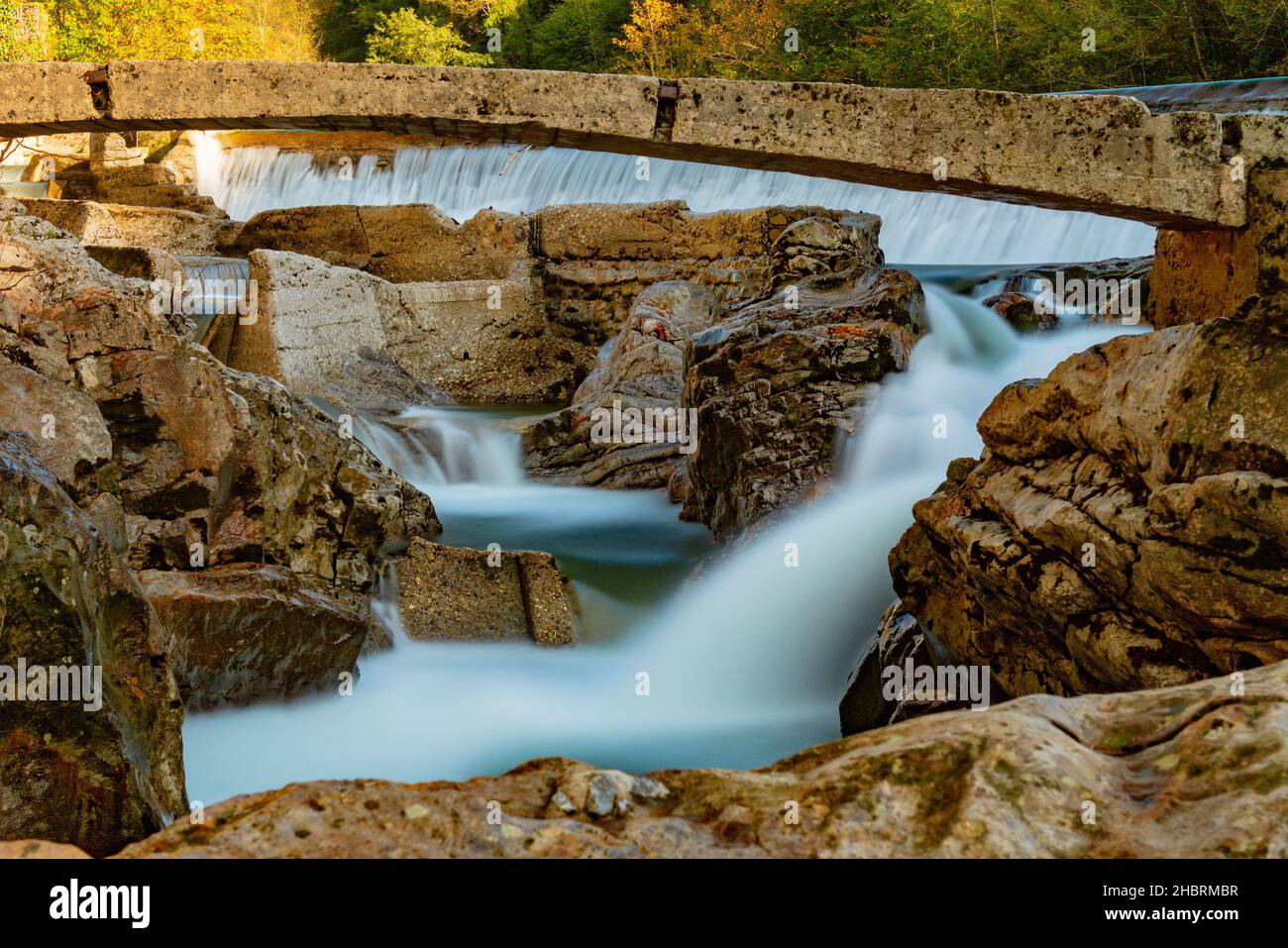 Salmon dam on the Sella river in Cangas de Onis Stock Photo - Alamy