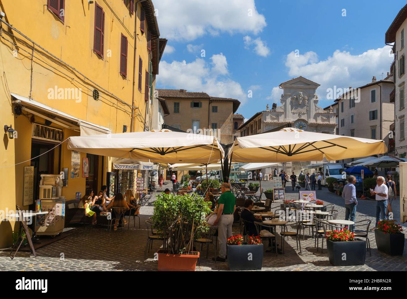 Piazza del mercato spoleto hi-res stock photography and images - Alamy