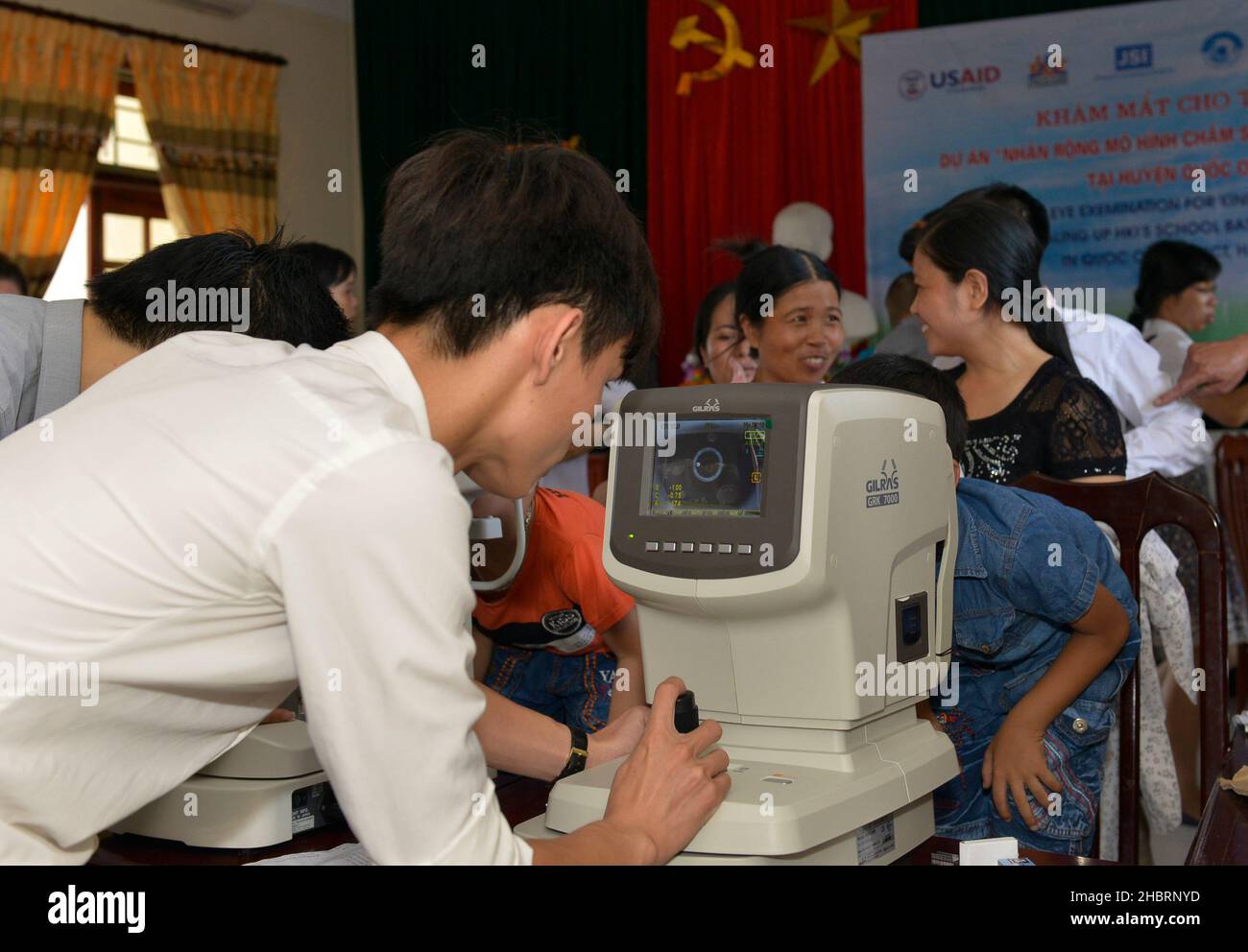 Vietnam eye screening hi-res stock photography and images - Alamy