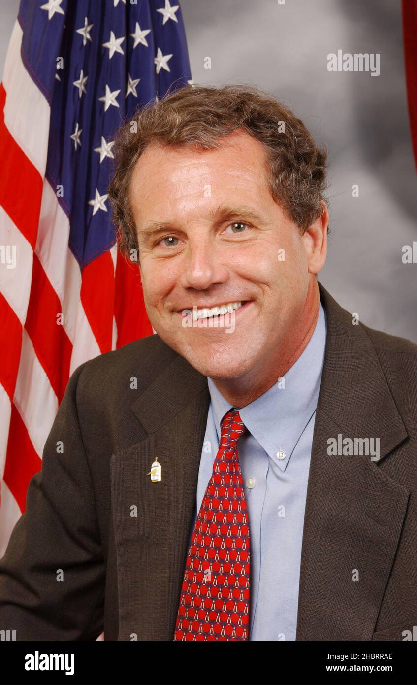 Senator sherrod brown hi-res stock photography and images - Alamy