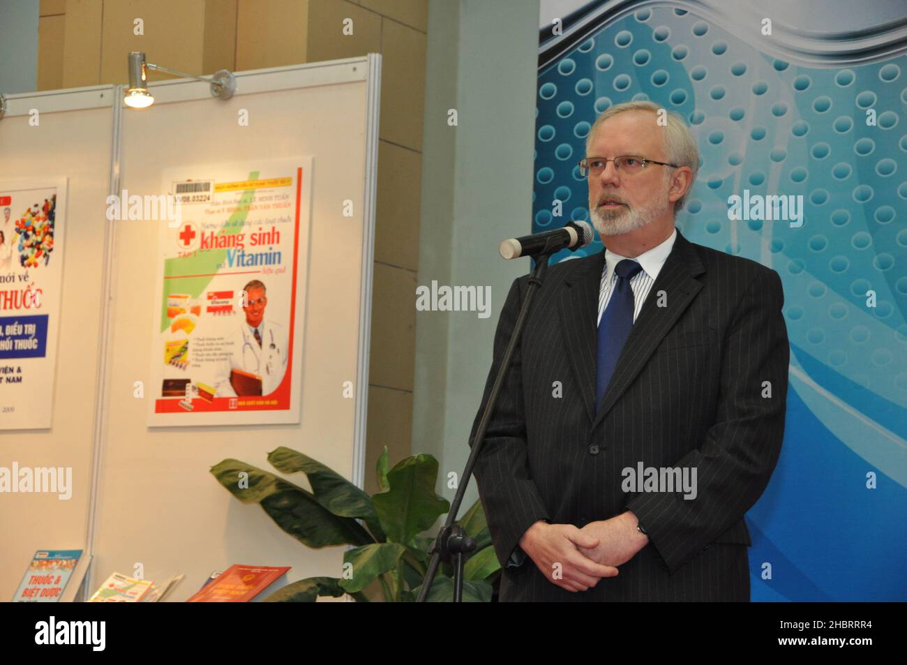 2010s Vietnam: U.S. Ambassador David Shear opens safe medicine ...