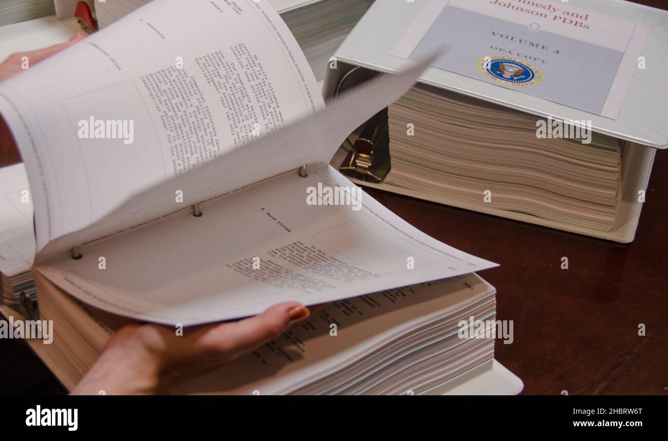 Daily briefing book hi-res stock photography and images - Alamy