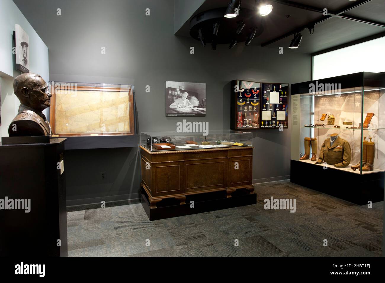 William j donovan memorial room hi-res stock photography and images - Alamy