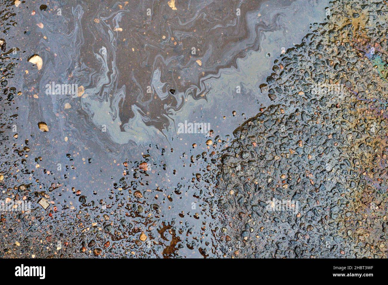 Oil slick puddle hi-res stock photography and images - Alamy