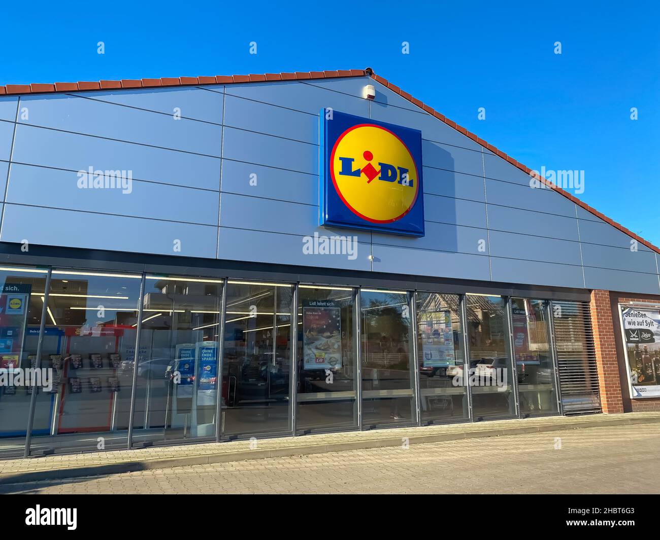 Lidl entrance hi-res stock photography and images - Alamy