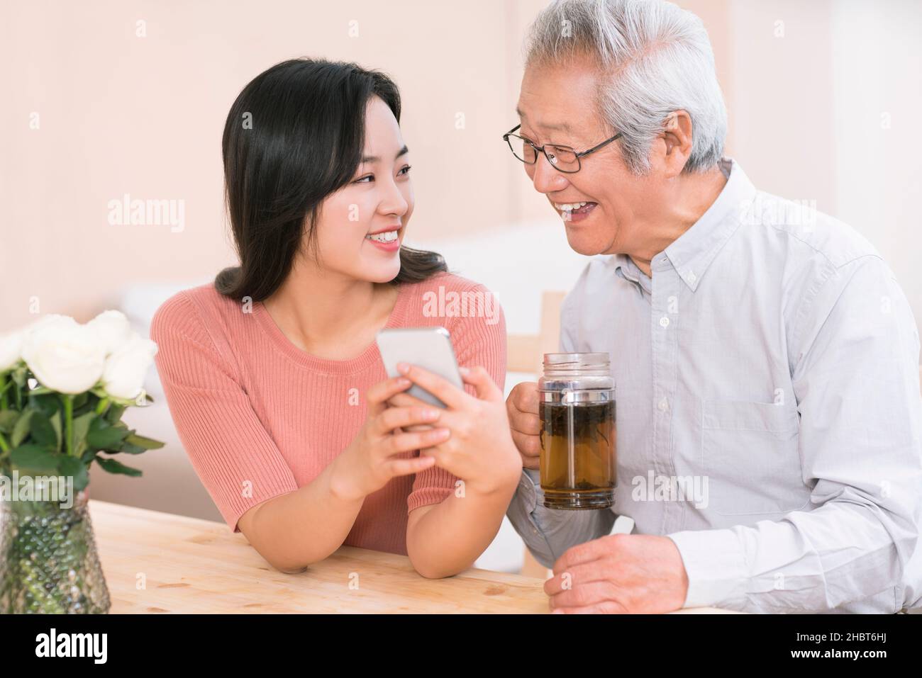 Smart technology asia hi-res stock photography and images - Alamy