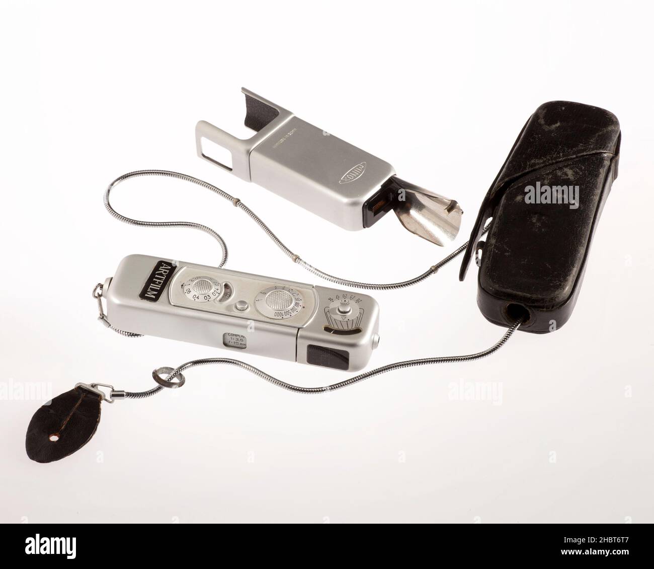 Vintage CIA Tools: The ultra-light aluminum-shell Minox B camera was ...