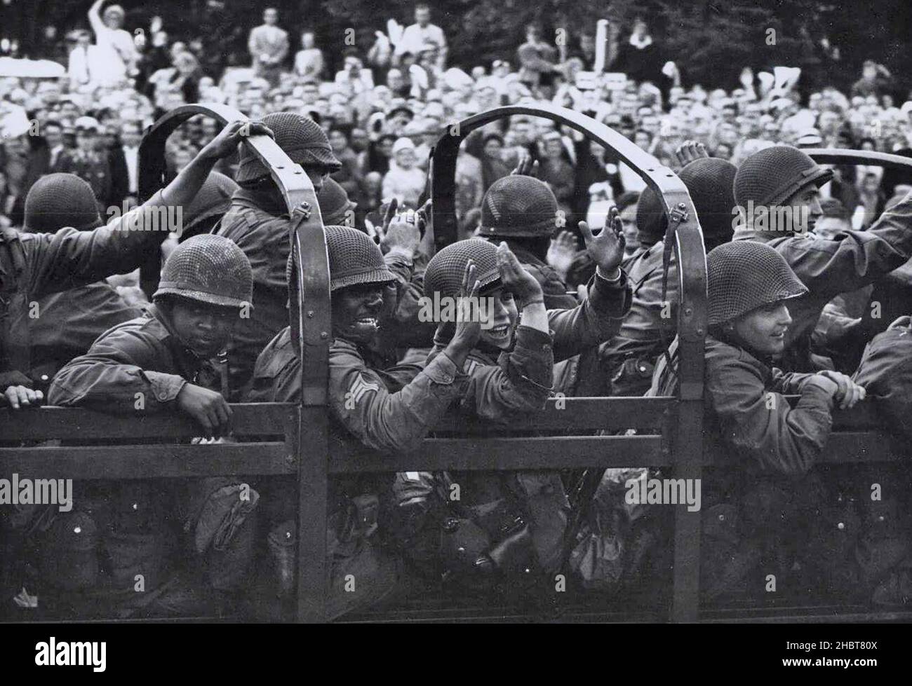 Aug. 20, 1961. West Berliners welcome the arrival of American ...