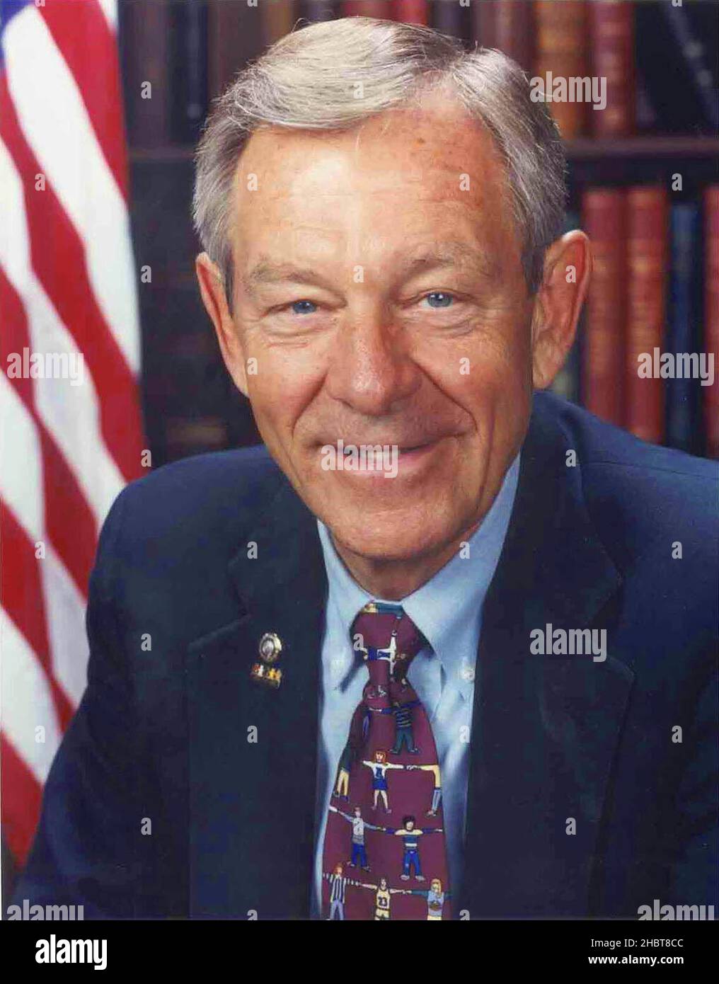 Senator George Voinovich official portrait Stock Photo - Alamy