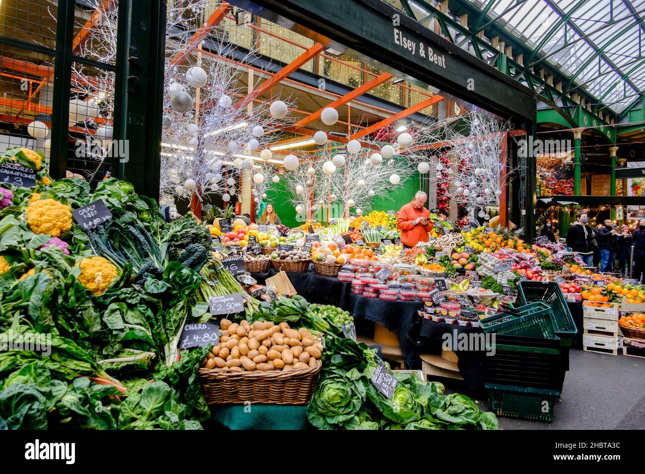 Borough market christmas display hi-res stock photography and images ...
