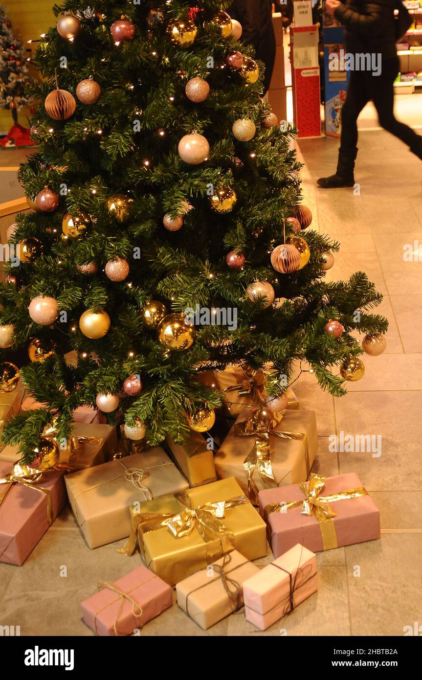Copenhagen/Denmark./21 December 2021/ Christmas decorations and ...