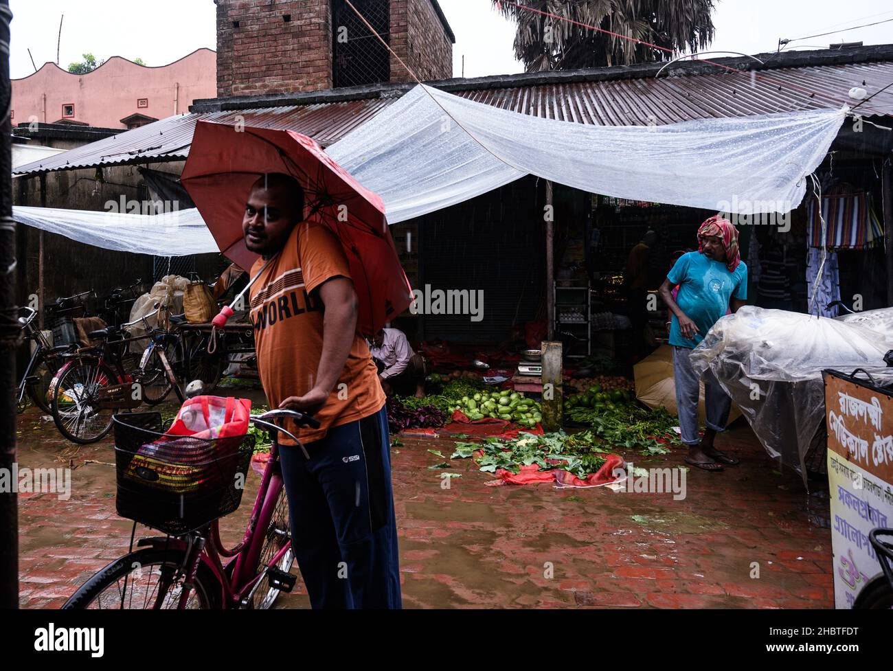Strong winds tropical cyclone hi-res stock photography and images - Alamy