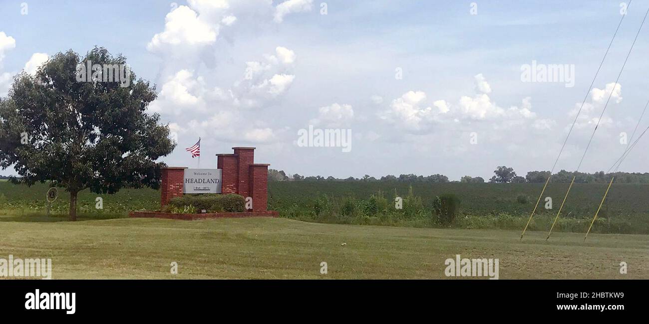 Headland alabama welcome sign hi-res stock photography and images - Alamy